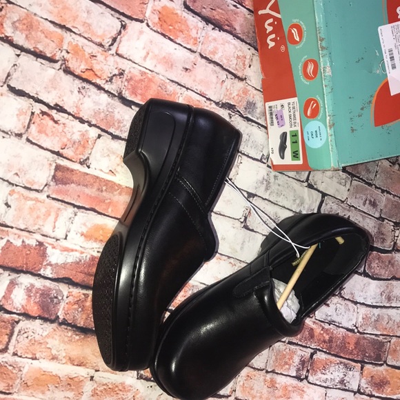 Yuu | Shoes | Yuu Clogs 1w Black New Wide | Poshmark